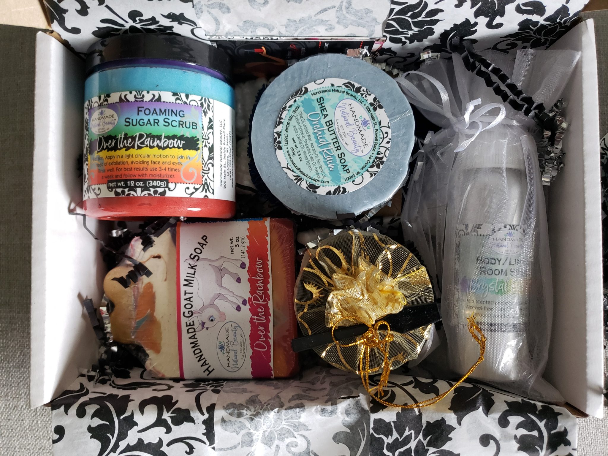 Unboxing of The Natural Beauty Box from Handmade Natural Beauty